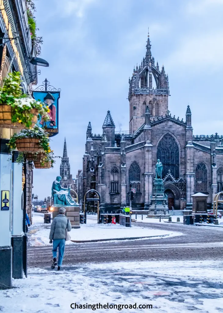Visit Edinburgh in Winter: Best 16 Winter Activities